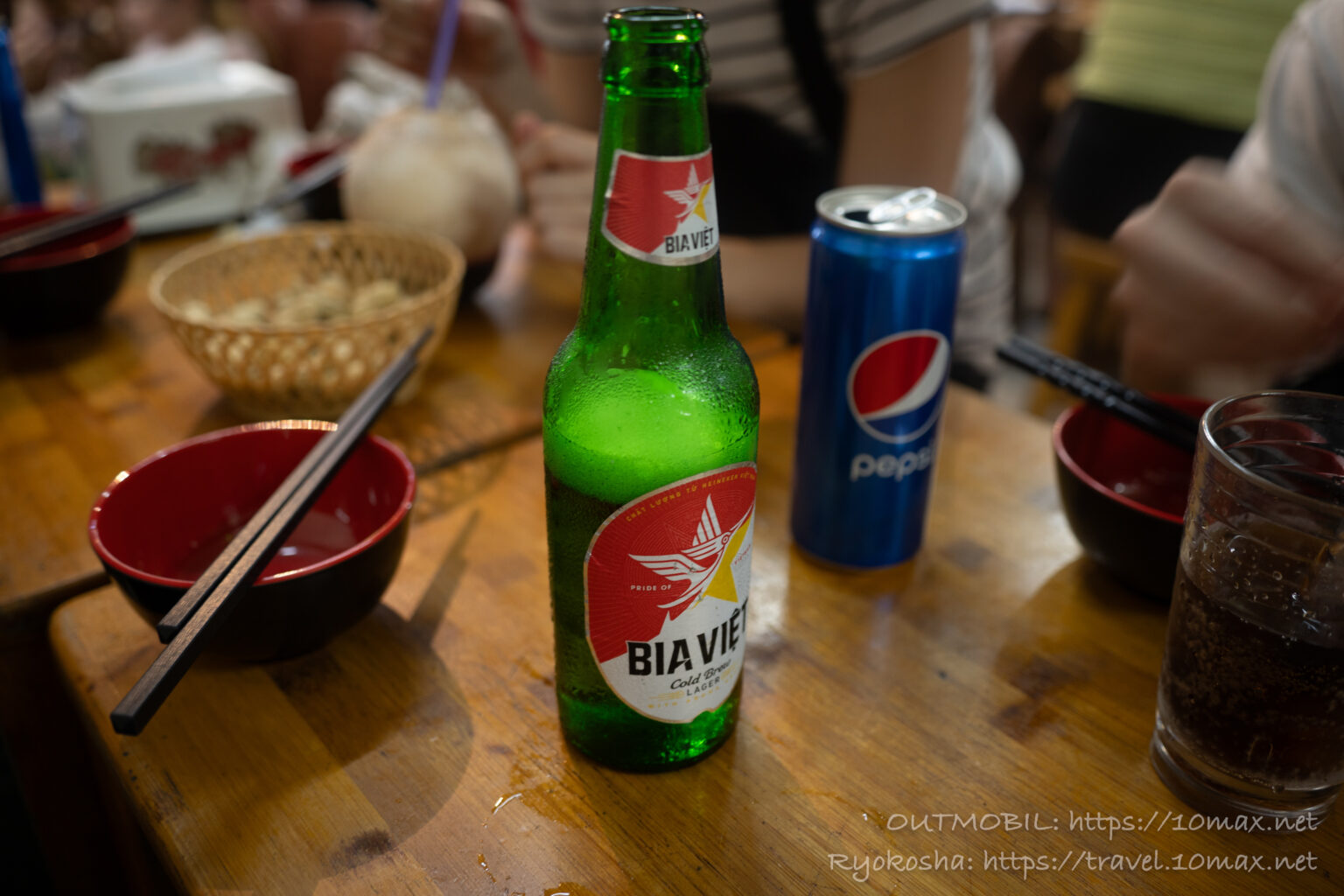 ターヒエン通りでビアホイしつつホアンキエム湖を歩くハノイ旧市街の夜 | 旅恋写【リョコウシャ】