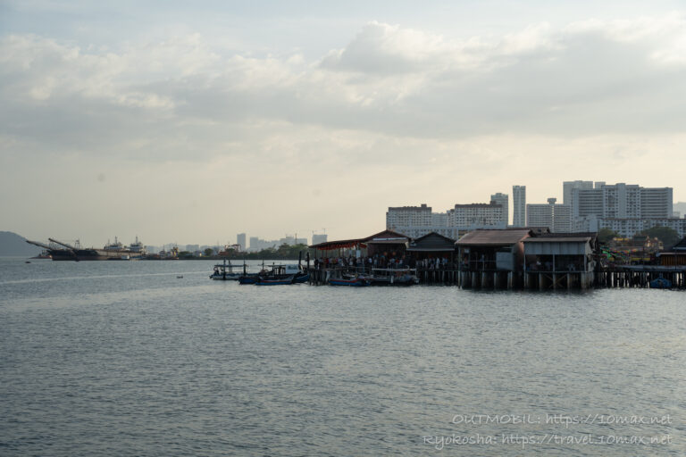 素朴な生活感あふれるペナン島の水上集落 | Lim Jetty（林家の桟橋） | 旅恋写【リョコウシャ】